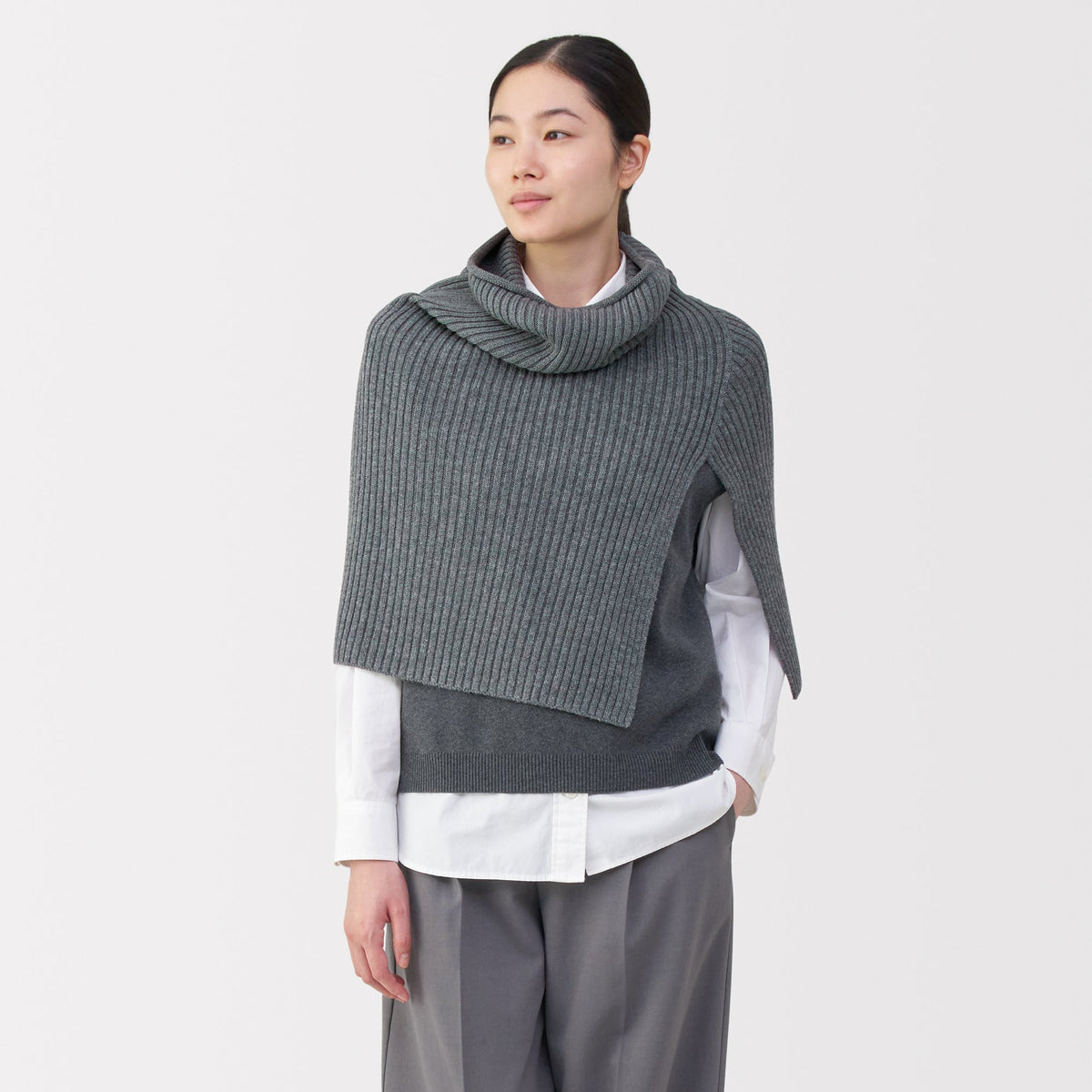 Non-Itchy Merino Wool Poncho | Winter Accessories | MUJI USA