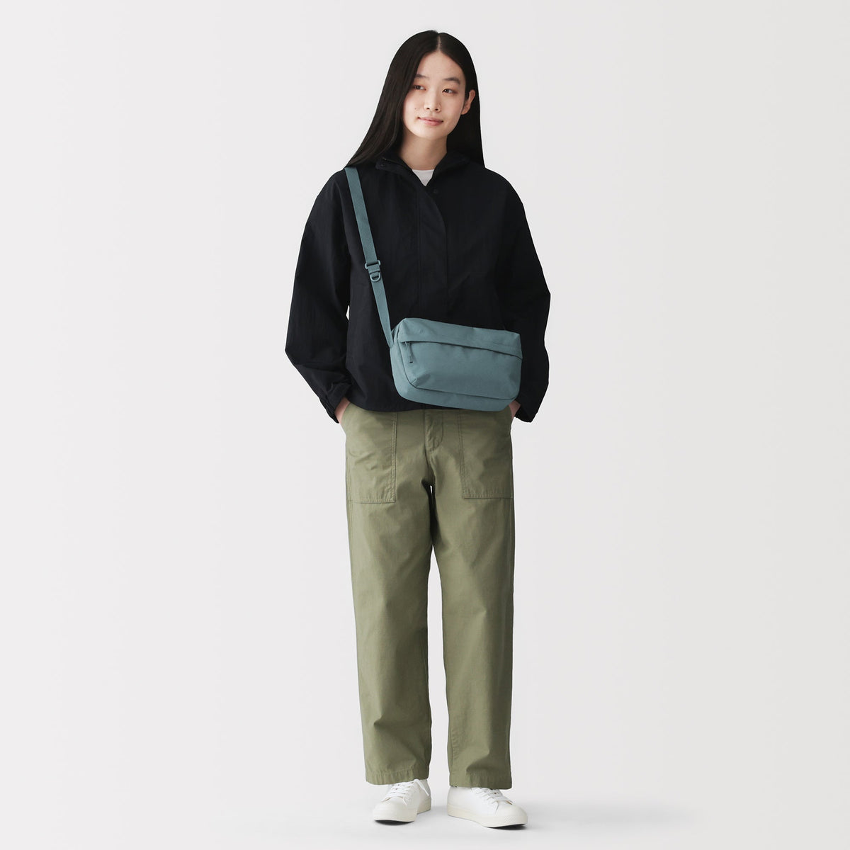 Water Repellent Shoulder Bag | Crossbody Bags | MUJI USA