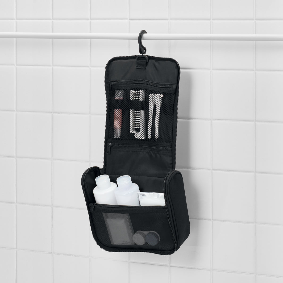 Hanging Toiletry Case | Travel Organizer | MUJI USA