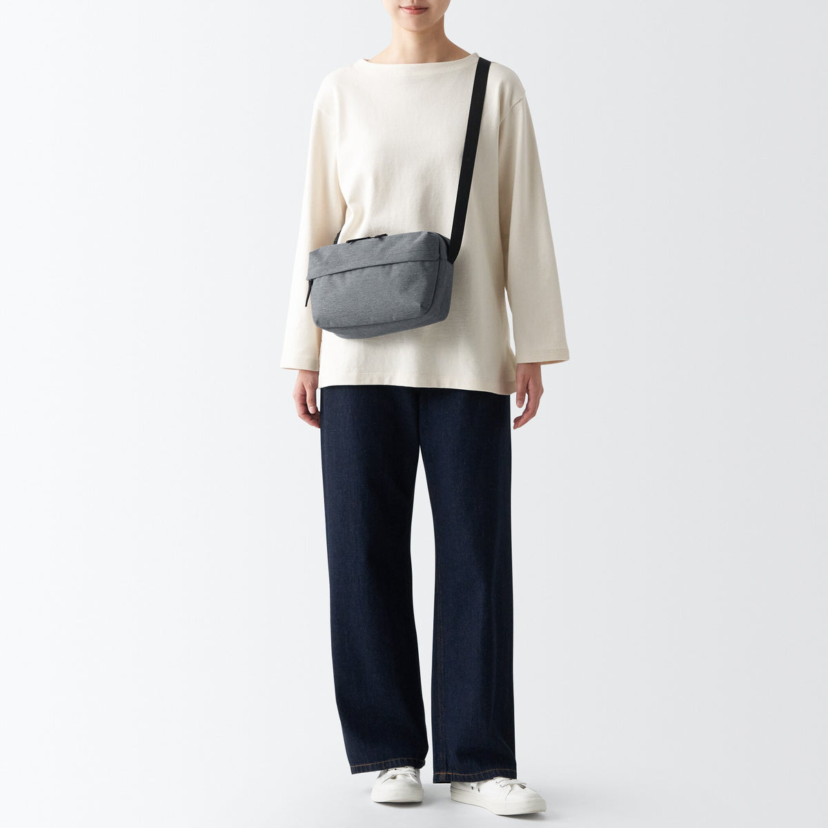 2-Way Water Repellent Shoulder Bag | Travel Bags | MUJI USA