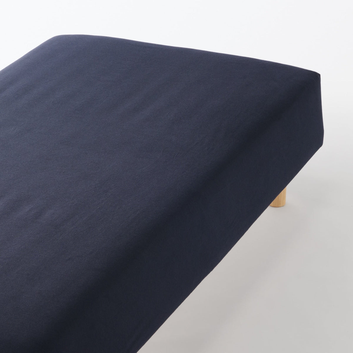 Cotton Flannel Fitted Sheet | Winter Bedding | MUJI USA