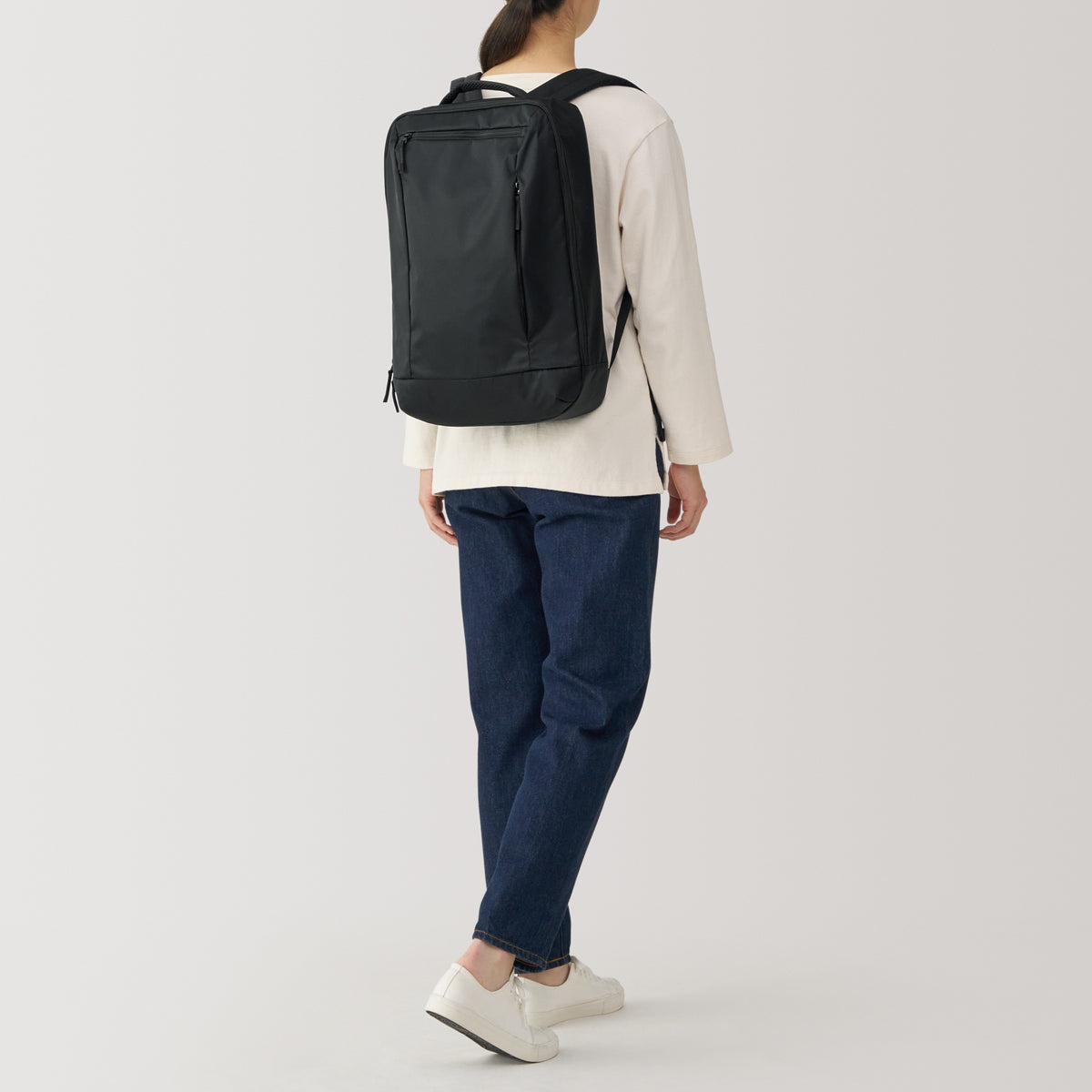 Less Tiring Backpack for Business | Laptop Backpacks | MUJI USA